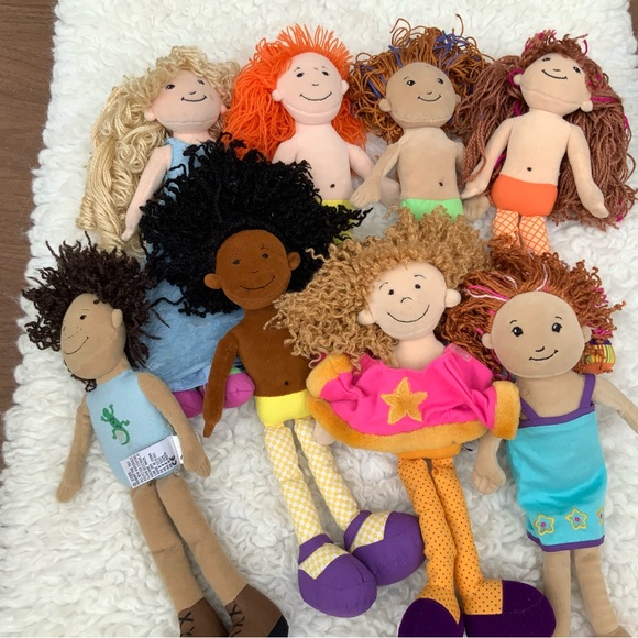 Groovy Girls | Toys | Groovy Girls Bundle 8 Dolls Plus Furniture ...
